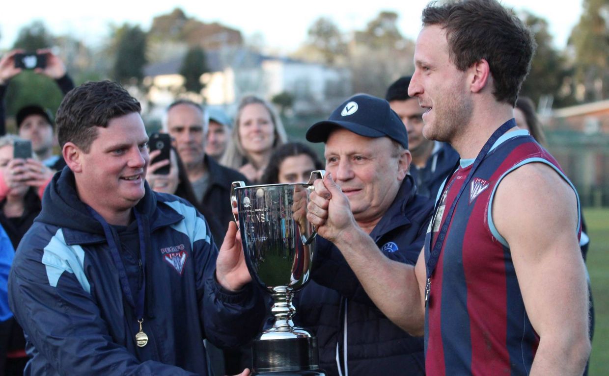 Pound re-signs for two years at PEGS - VAFA